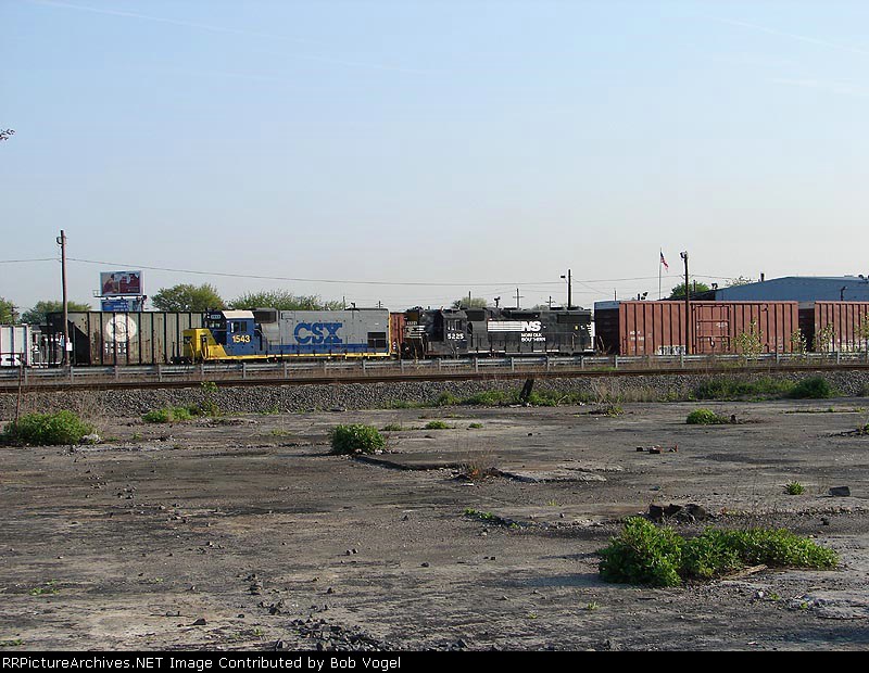 CSX 1543 and NS 5225